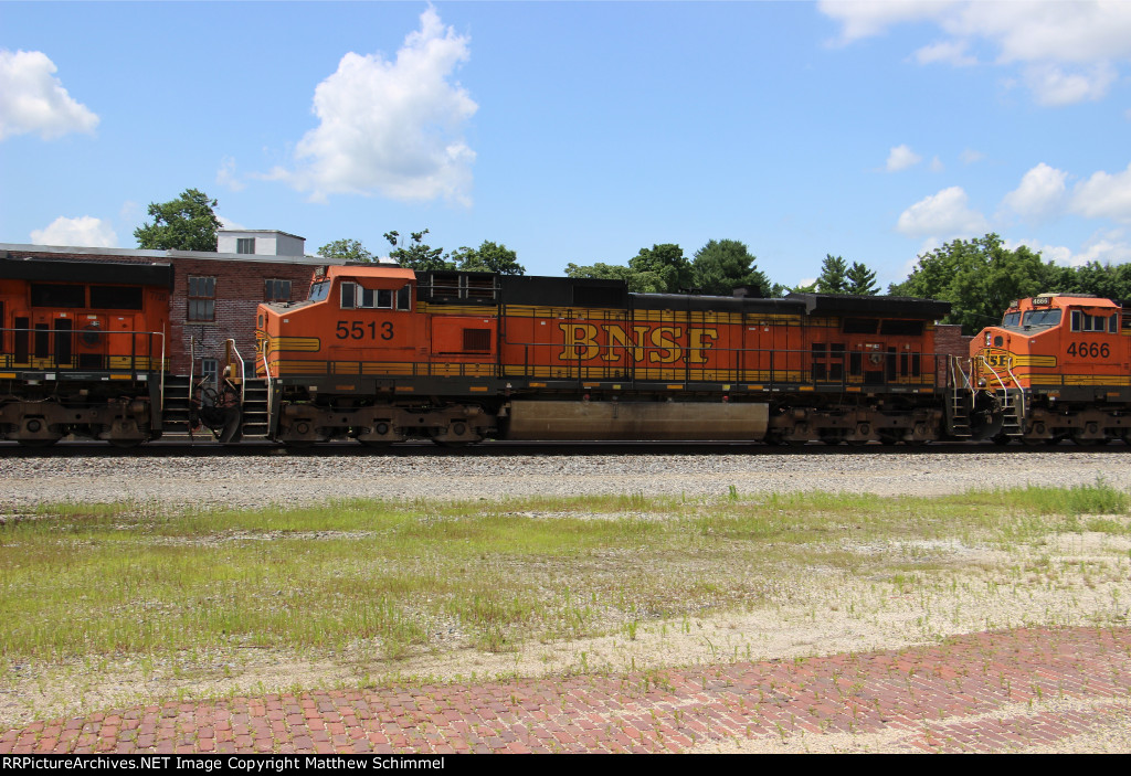 BNSF 5513